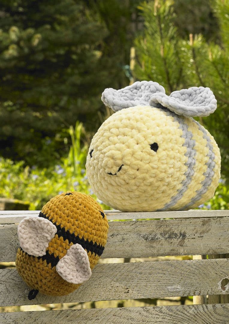 James C Brett Flutterby Chunky Crochet Bonnie & Brucie Bumble Bees ...