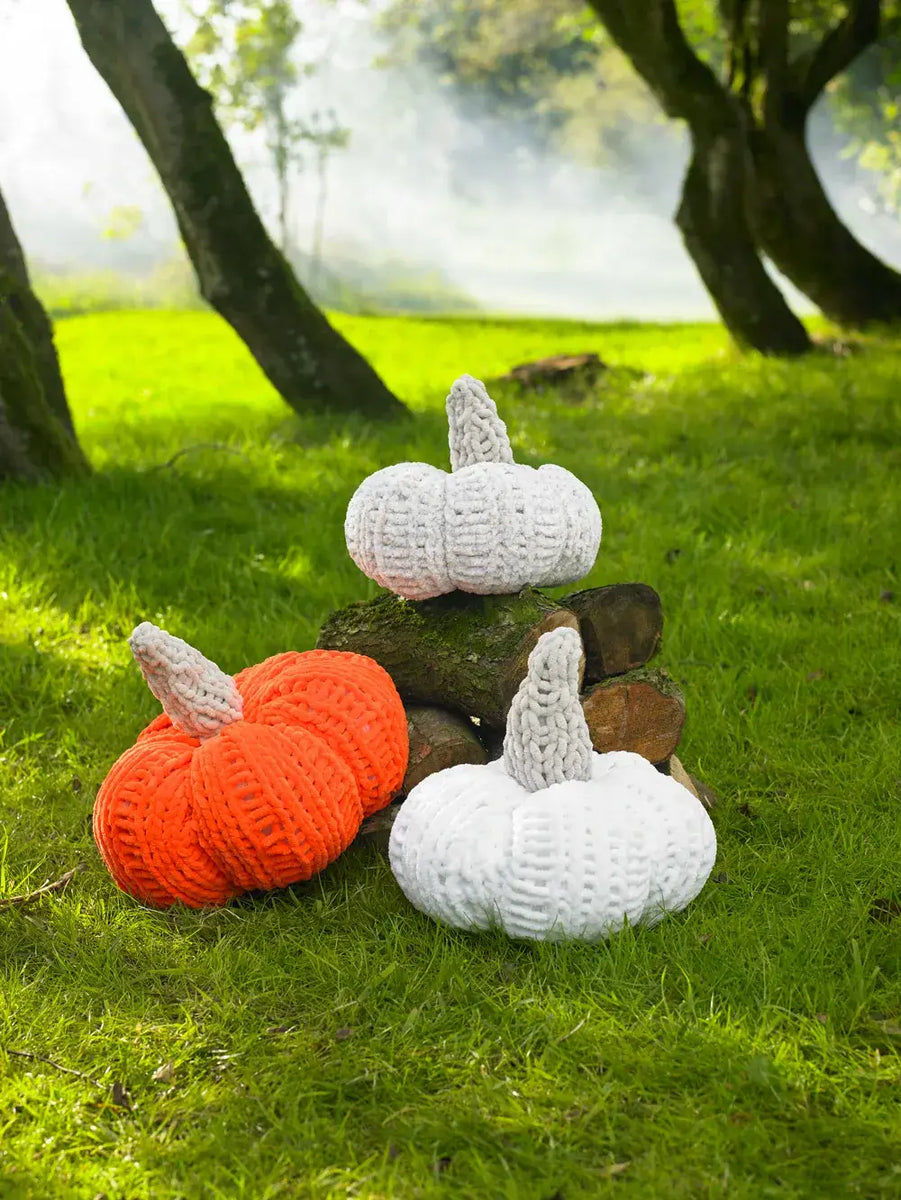 James C Brett Huggable Super Chunky Pumpkins Pattern JB953 ...